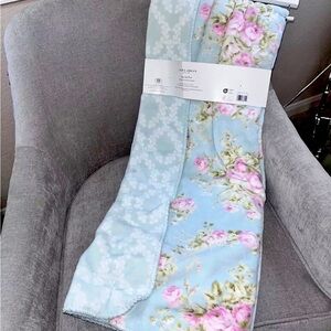 Laura Ashley | Bedding | Nwt Laura Ashley Vintage Floral Print Throw ...